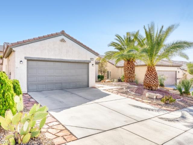 2453 Ozark Plateau Dr, Henderson, NV 89044 | MLS #2757 | Compass
