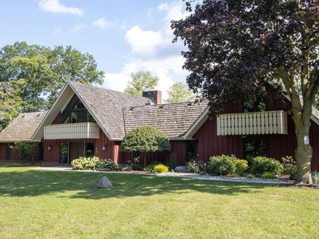 2453 Cedarwood Dr, Adrian, MI 49221