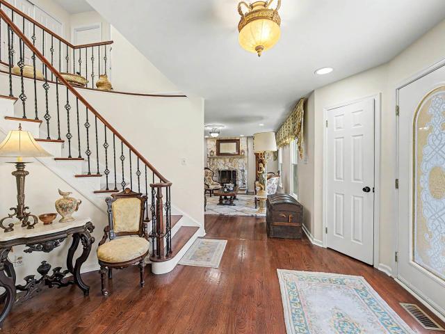 2453 Lahn Ln