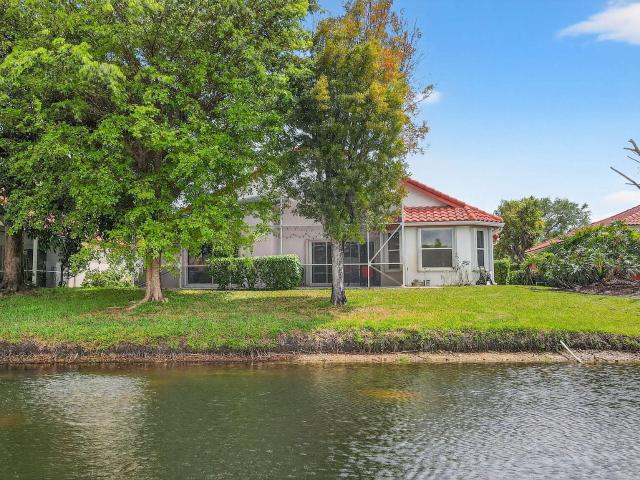2453 Stonegate Dr, Wellington, FL 33414 | MLS #B26005