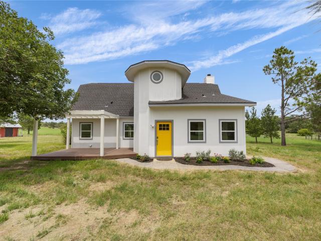 245 Country Ln