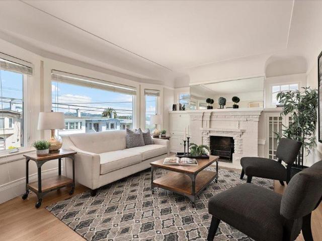 245 Chicago Way