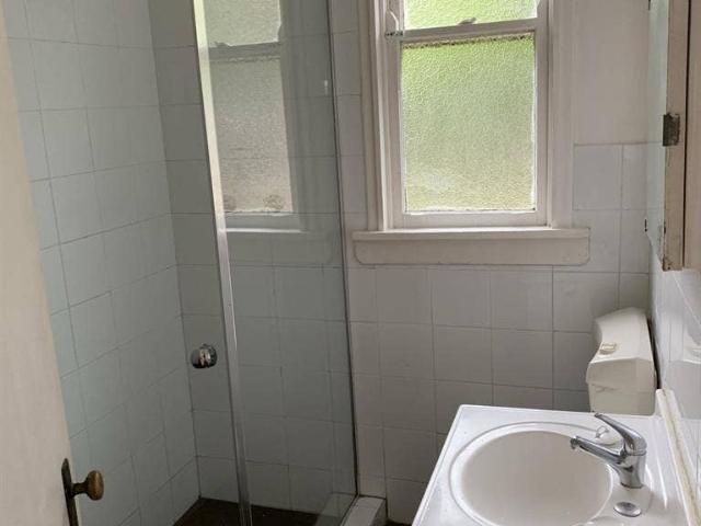 $245 a week room, share house
