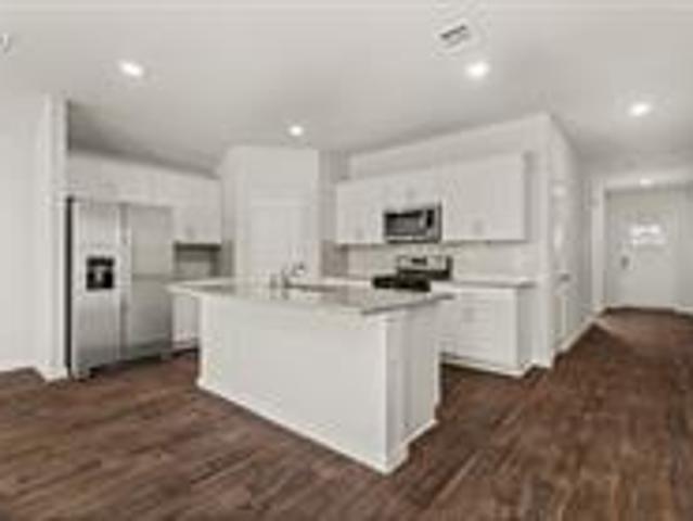 245 Bethpage Dr