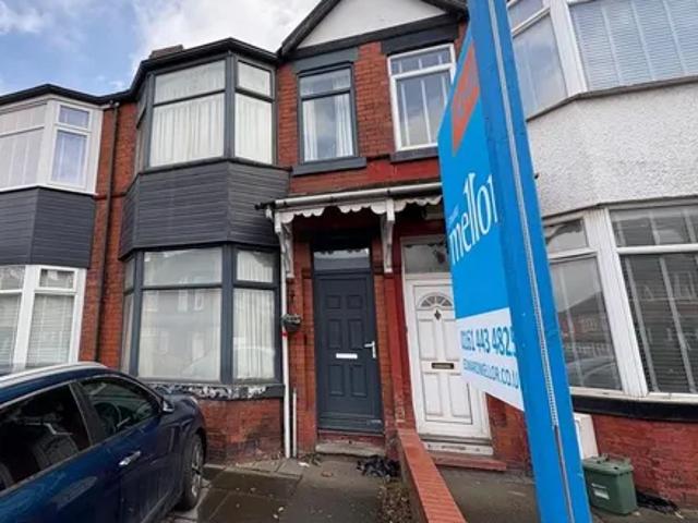 245 Broom Lane, Manchester, M19 3LZ, United Kingdom | 3 bed townhouse for rent #139544555 | Rentberry
