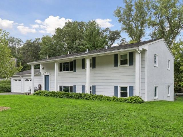 245 Glenmoor Ln, Long Lake, MN 55356