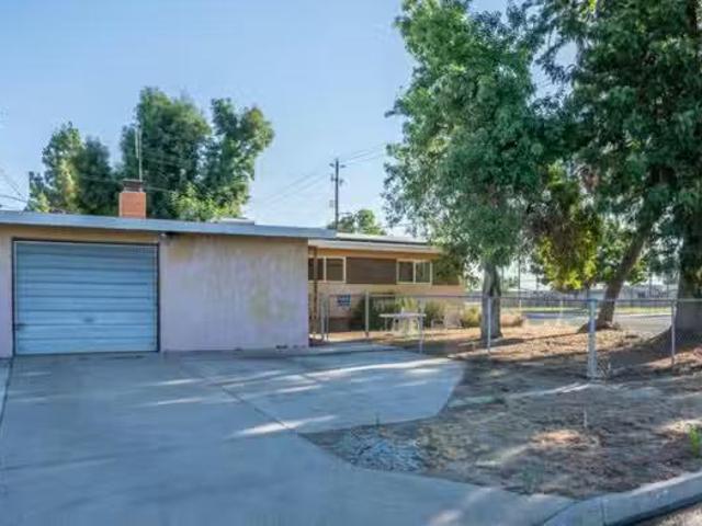 245 DENNIS DR, CLOVIS, CA 93612 Single Family Residence For Sa.