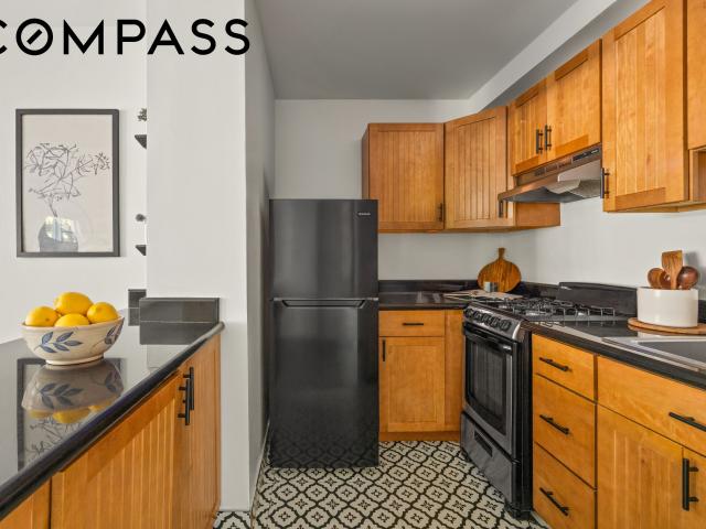 245 E 35th Street 3A
