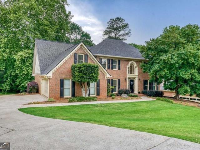 245 Emily Dr SW, Lilburn, GA 30047