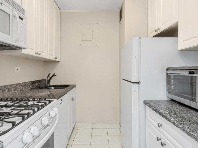 245 East 54th Street, Unit 4K