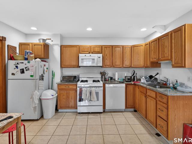 245 Edwards St, Unit 2L, New Haven, CT 06511 | MLS #24166