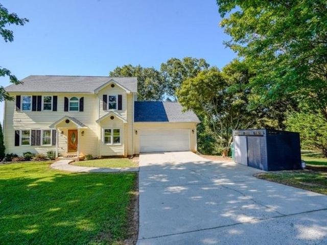 245 Foothills Dr, Murrayville, GA 30564