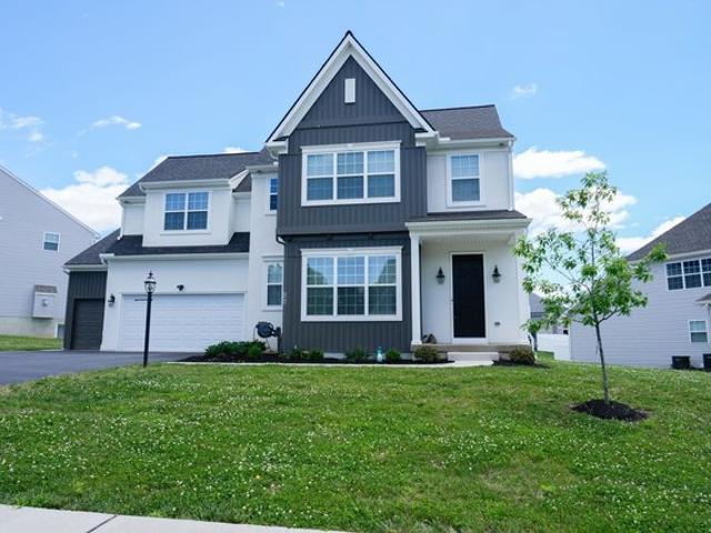 245 Hollyhock Dr, Manchester, PA 17345