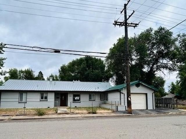 245 Hall St, Susanville, CA 96130