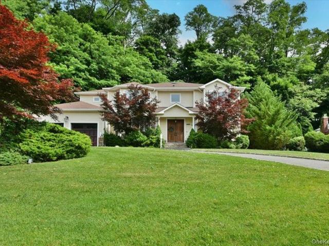 245 Harbor Hill Rd, Roslyn, NY 11576