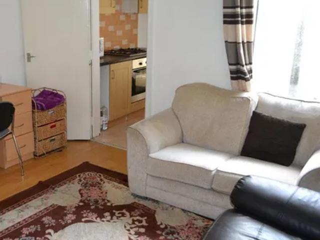 245 Hubert Road, Stirchley, B29 6ES, United Kingdom | 3 bed house for rent #133911220 | Rentberry