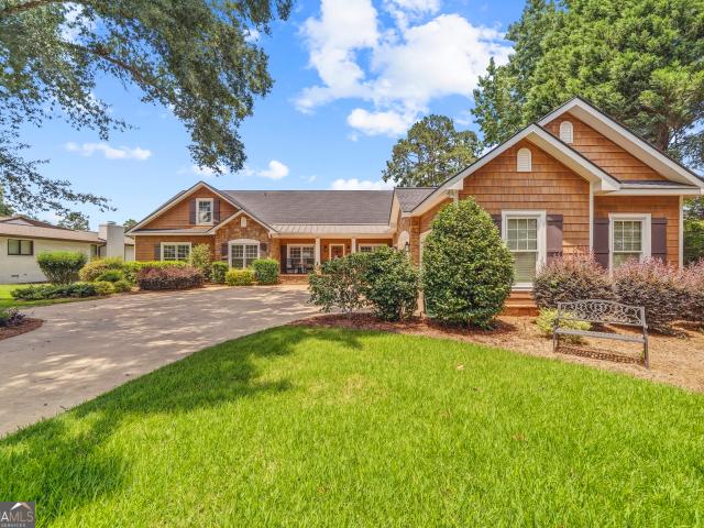 245 Lakeshore Circle
