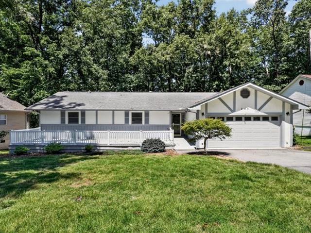 245 Lakeview Dr, Crossville, TN 38558