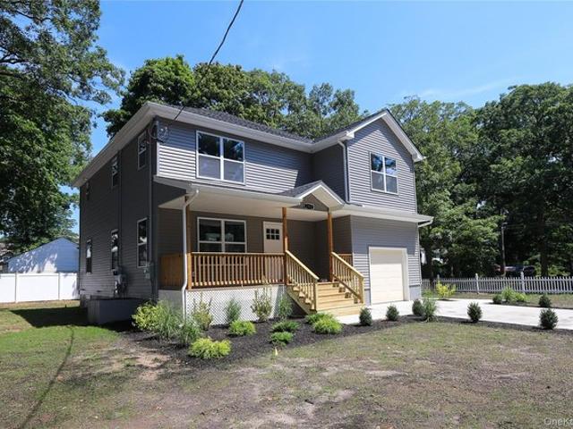 245 New Ave, Wyandanch, NY 11798