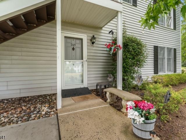 245 Nuthatch Ct