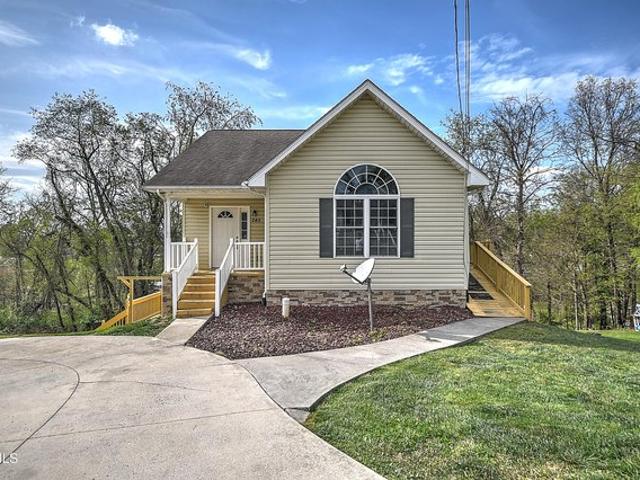 245 NW Leonard St, Abingdon, VA 24210