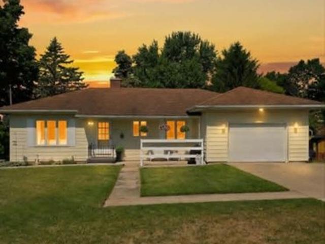 245 S Higham St, Pewamo, MI 48873