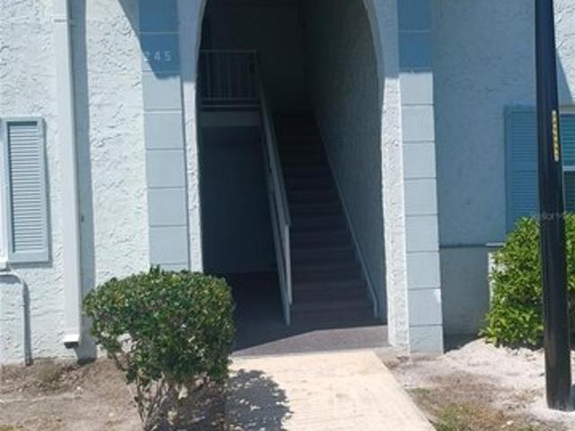 245 S McMullen Booth Rd Apt 17, Clearwater, FL 33759