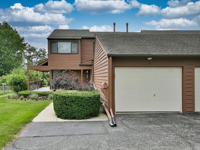 245 S Prospect St, Roselle, IL 60172