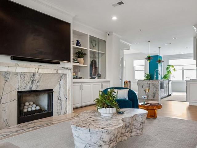 245 Seven Farms Dr Apt 330, Charleston, SC 29492