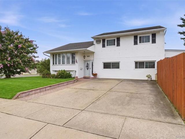 245 Seaford Ave, Massapequa, NY 11758