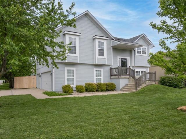 245 W Cheyenne Street