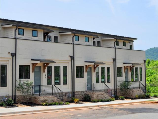 245 White Street NW