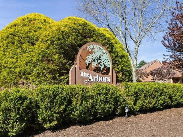 245 Treetop Cres, Rye Brook, NY 10573