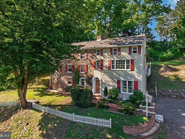 245 Zieber Rd, Spring City, PA 19475