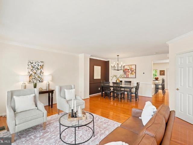 24643 Kings Canyon Square