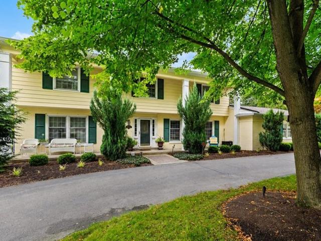 2464 Blueberry Ln, Ann Arbor, MI 48103