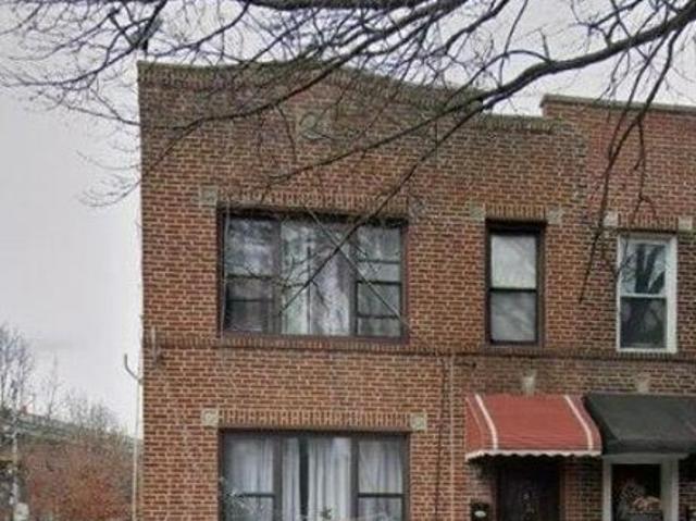 2464 Crescent St, Astoria, NY 11102