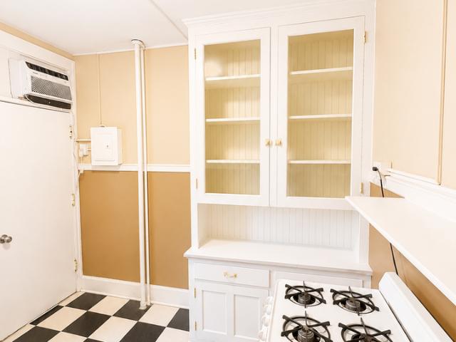 2464 Harney Street 2 Bedroom Apartment for Rent at 2464 Harney St, Omaha, NE 68131 Park East