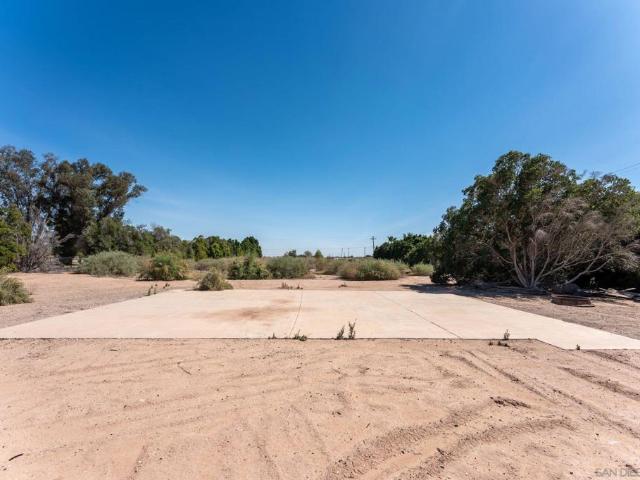2465 Meloland Rd