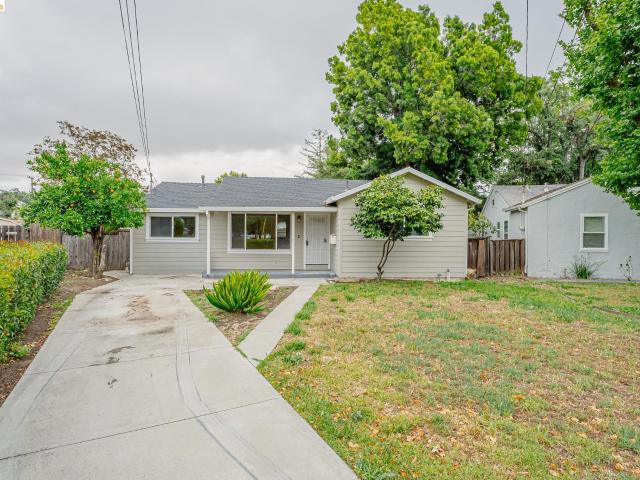 2465 Mountain View Dr