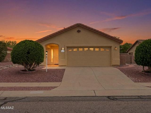 2465 N Camino Reloj, Green Valley, AZ 85614