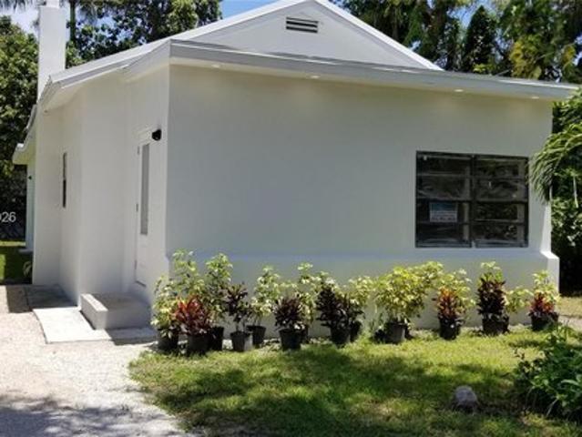 2465 NE 184th St, North Miami Beach, FL 33160