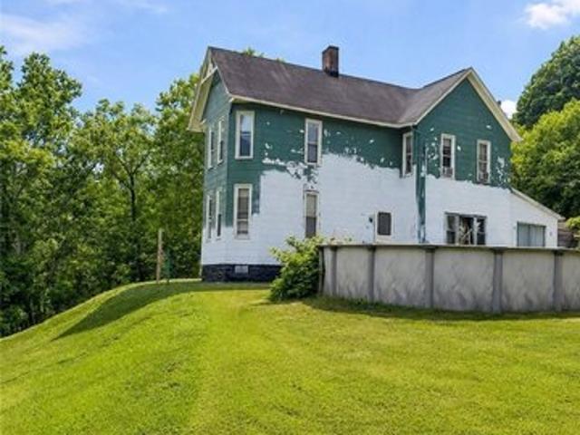 2465 Greens Run Rd, Wellsburg, WV 26070