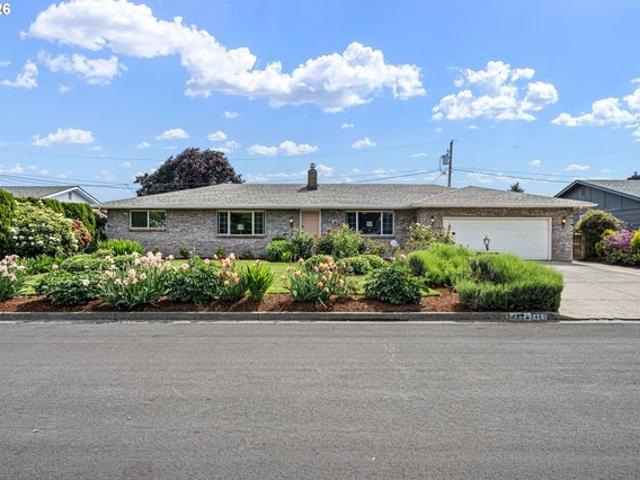 2465 17th St, Springfield, OR 97477