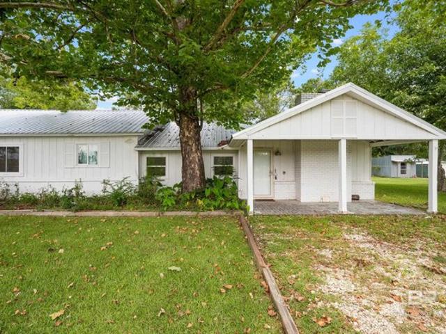 24663 Chestnut St, Elberta, AL 36530
