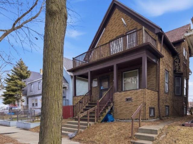 2466 N 33rd St, Milwaukee, WI 53210 | MLS #1952