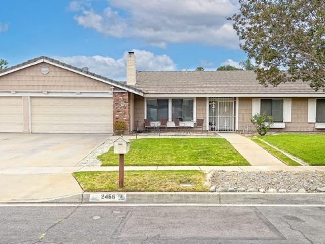 2466 N Orange Ave, Rialto, CA 92377