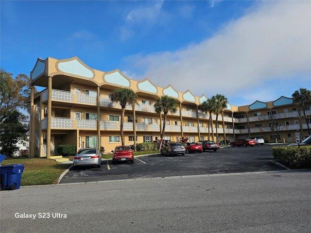 2466 Ecuadorian Way Apt 6, Clearwater, FL 33763