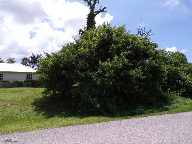 2466 Fourwind St, Port Charlotte, FL 33948 | MLS #2025003 | Compass