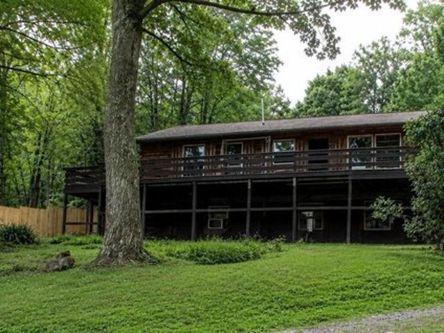 2467 Cuzzart Rd, Bruceton Mills, WV 26525